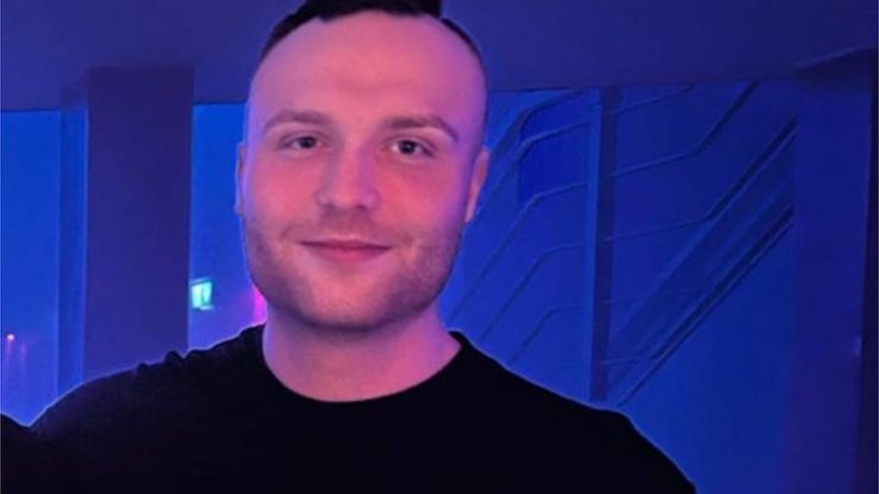 Depression myths: 'Stopping medication made me twice as bad' - BBC News