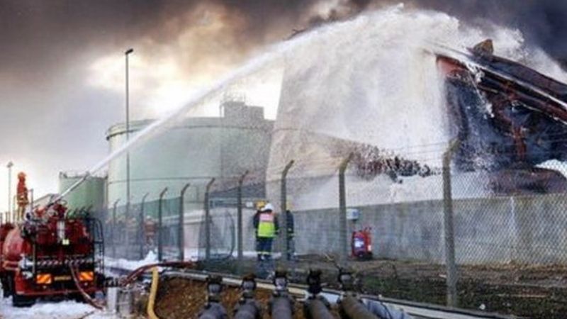 Buncefield explosion: 'I thought a plane landed on us' - BBC News