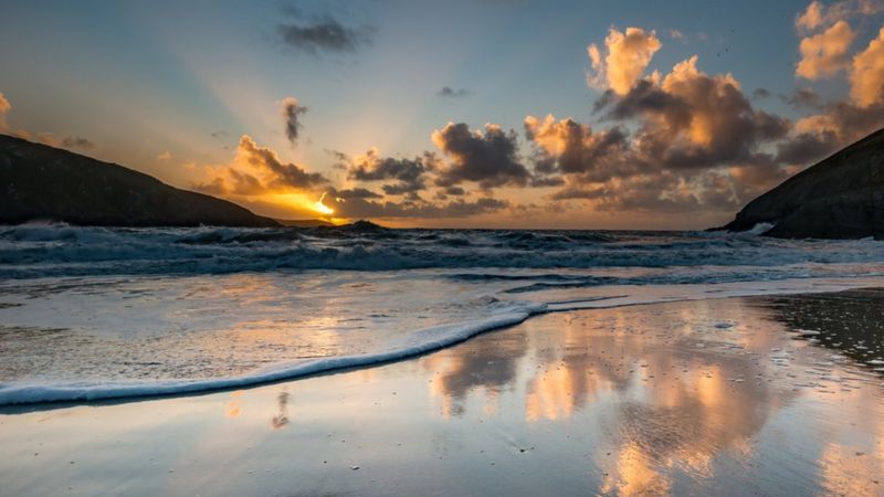 Map may show evidence of Wales' Atlantis off Ceredigion - BBC News