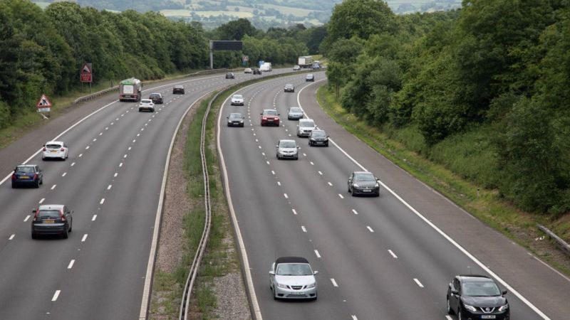 Drivers told to plan ahead of M42 closures for HS2 work - BBC News