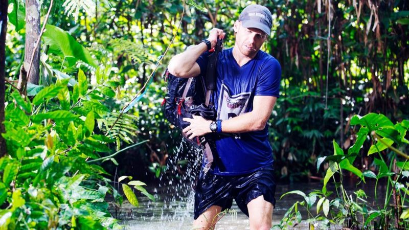 100 marathons barefoot and other extreme challenges - BBC Newsround