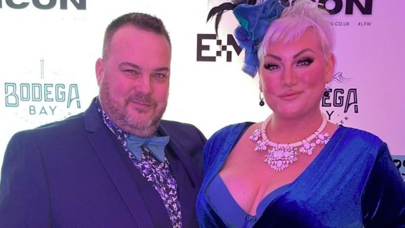 'I wanted to continue modelling, wheelchair or no wheelchair' - BBC News