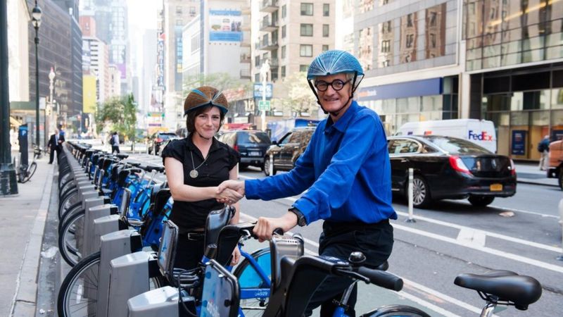 Paper bike helmet wins Dyson award - BBC News