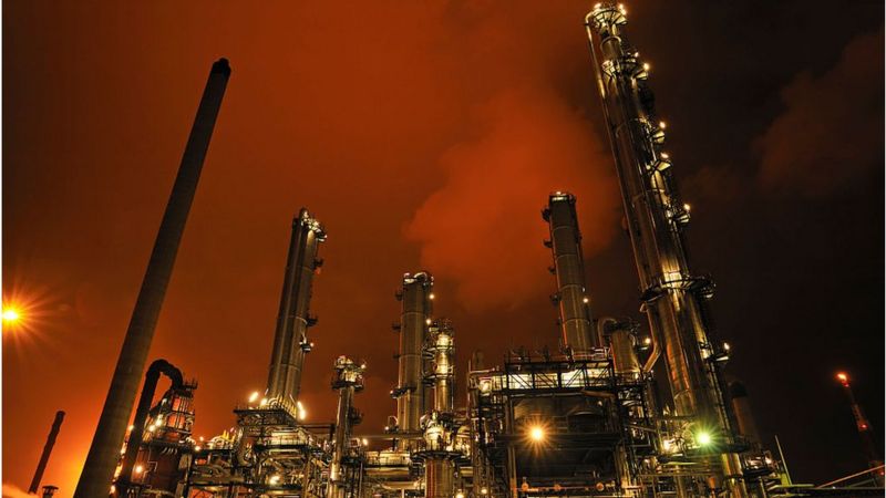 Protestors jam motorways over rising fuel prices - BBC Newsround