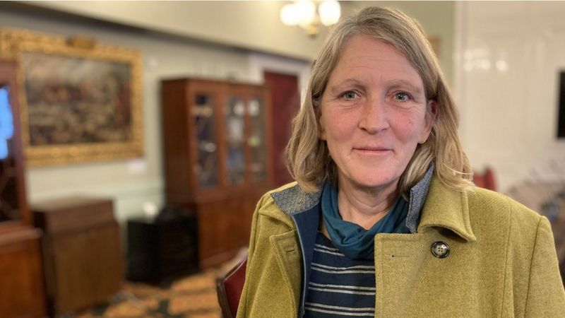 Colchester's e-bike free delivery service is 'vital' alternative - BBC News