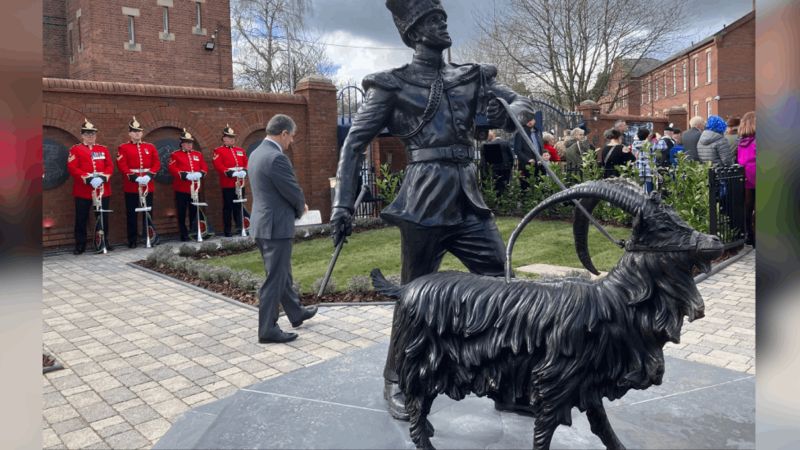 Wrexham: Royal Welch Fusilier and goat sculpture unveiled - BBC News