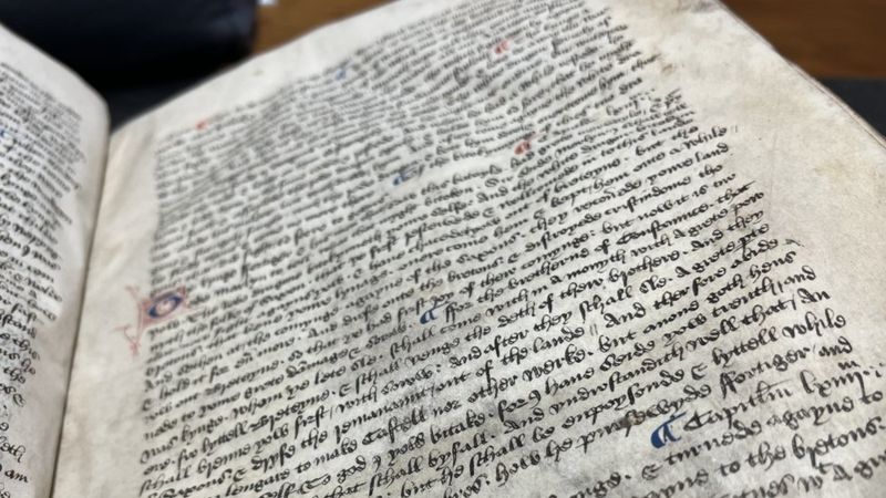 First edition Shakespeare text from 1623 goes on display - BBC News