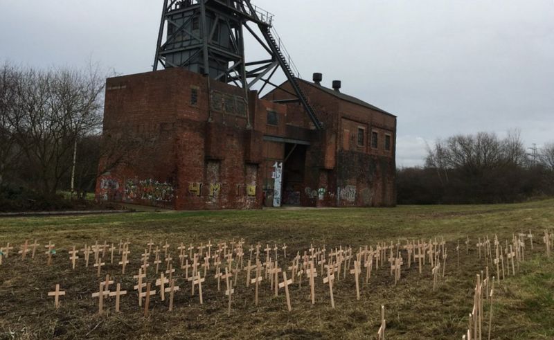Oaks Colliery disaster: Victims remembered 150 years on - BBC News