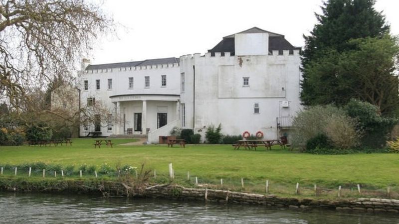 Bray Film Studios to get major expansion - BBC News