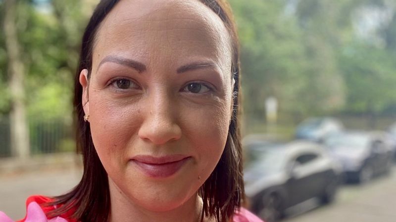 Helen Mitchell: The housekeeper who became a 1920s radio star - BBC News