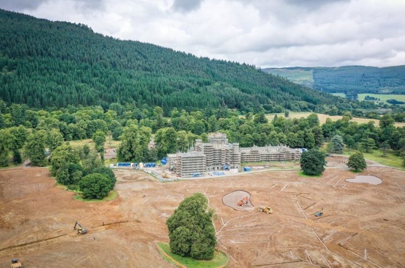 Taymouth Castle: Row over £300m redevelopment shatters peace - BBC News