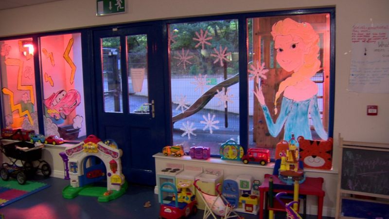 Northern Ireland homelessness 'up by third' in five years - BBC News