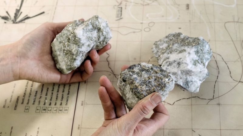 Extraction from Scotland's only gold mine ramped up - BBC News