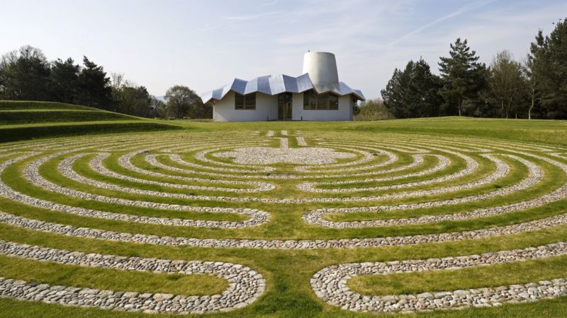 Charles Jencks: The architect who made cancer care a work of art - BBC News