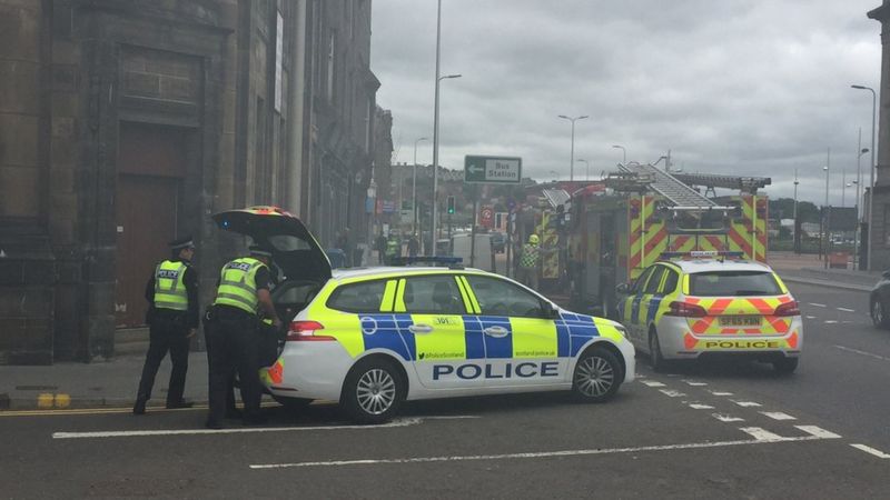 Dundee city centre fire causes traffic tailbacks - BBC News