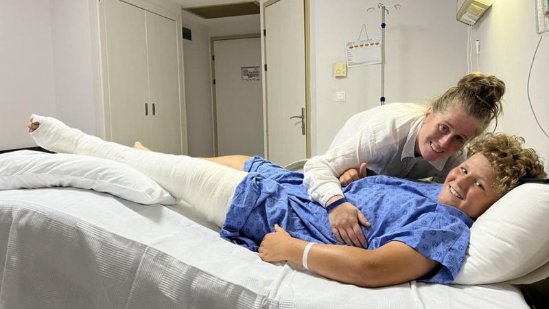 Family stranded in Turkey after son breaks leg - BBC News