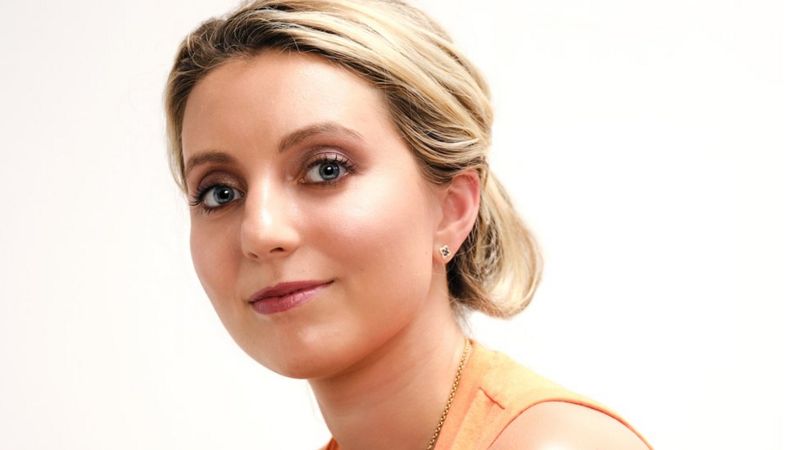 The popular apps aiming to tame the chaos of family life - BBC News