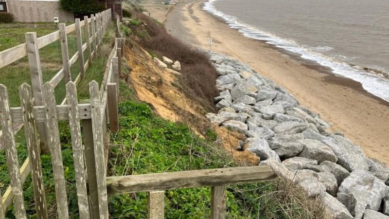 Pakefield: Sea cutting closer despite new defences say residents - BBC News