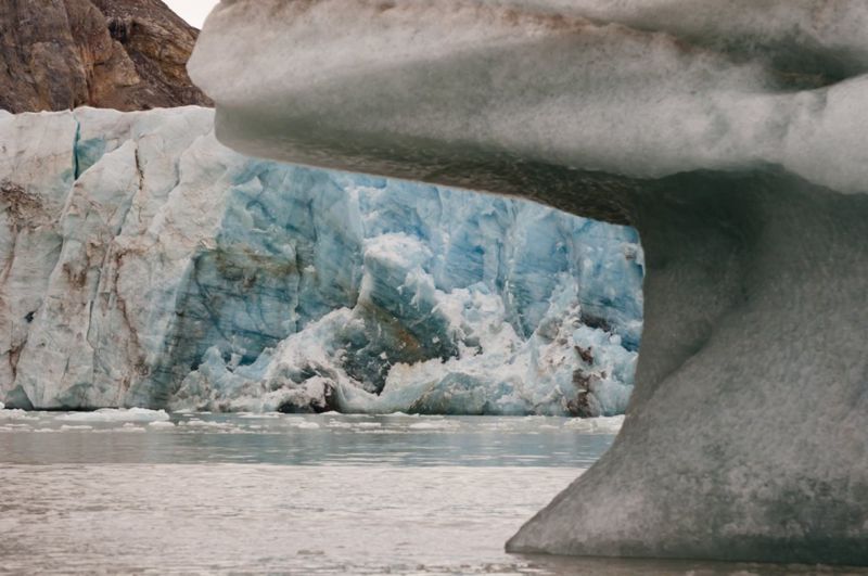 Climate change: Arctic glaciers 'shrinking by 300m each year' - BBC News