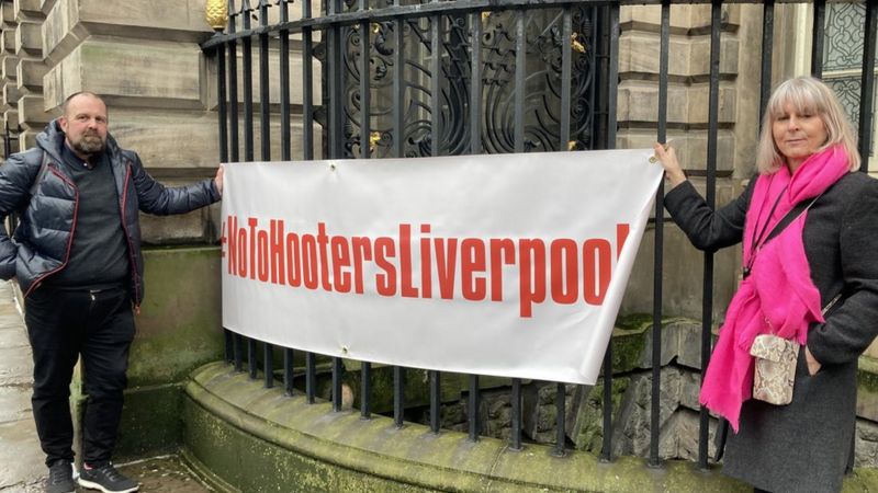 Hooters restaurant approved for Liverpool despite objections - BBC News