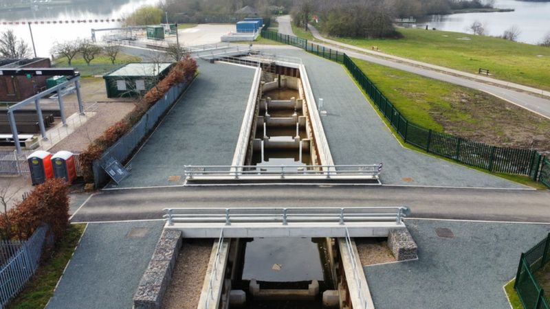 Colwick: Work on 'England's largest' fish pass complete - BBC News