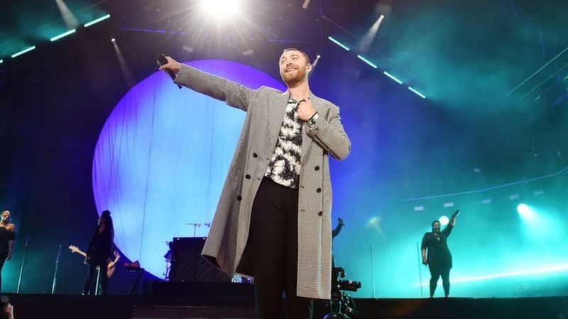 Why 2020 'is a write-off' for gigs and festivals - BBC News