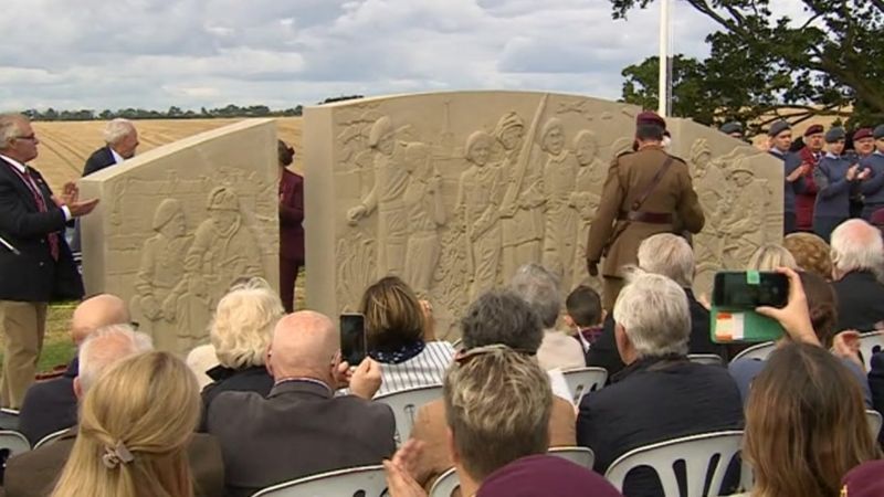 Battle of Arnhem: Mass parachute drop marks WW2 assault - BBC News