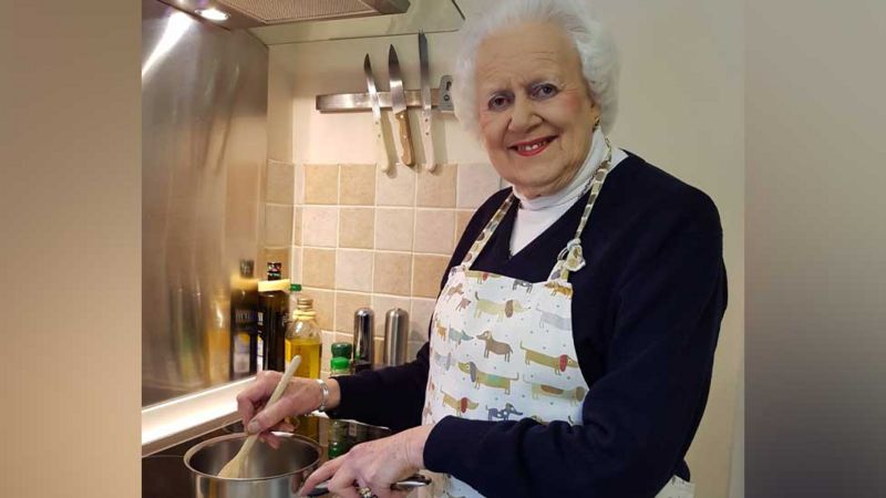 Queen Elizabeth's jubilee: Chef recalls coronation chicken origins ...
