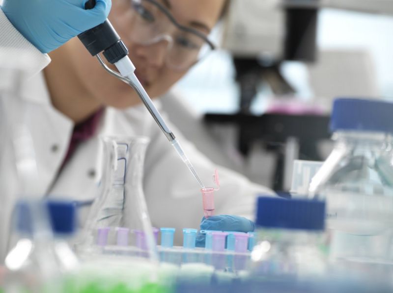 Experts launch world's largest genetic study of ME - BBC News