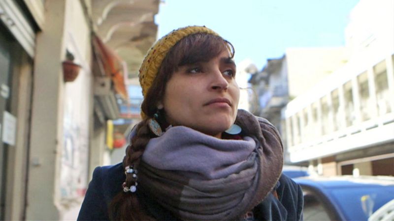 Diala Brisly: Paintings of hope for Syria's children - BBC News