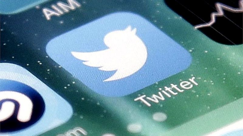 Twitter abuse - '50% of misogynistic tweets from women' - BBC News