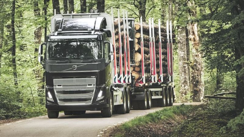 Scotland's first electric HGV starts making trips - BBC News