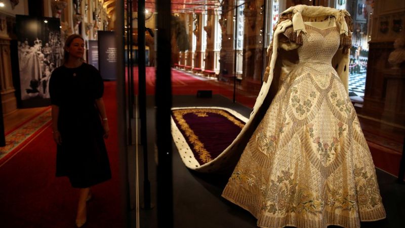 Royal Family: The Queen's Coronation dress, robes and jewellery to go ...
