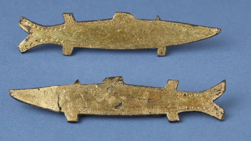 Sutton Hoo: Exhibition unites 'greatest' Anglo-Saxon digs - BBC News