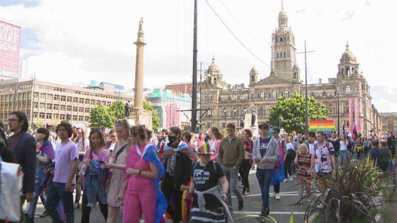 Thousands take part in Glasgow and Edinburgh Pride marches - BBC News