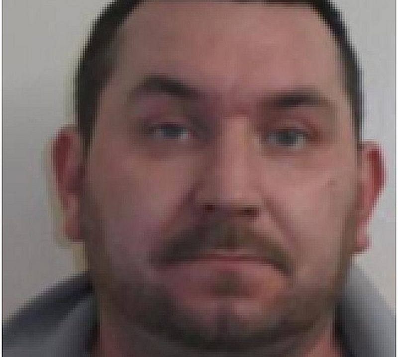 Killer Anthony Curry arrested after absconding from prison - BBC News