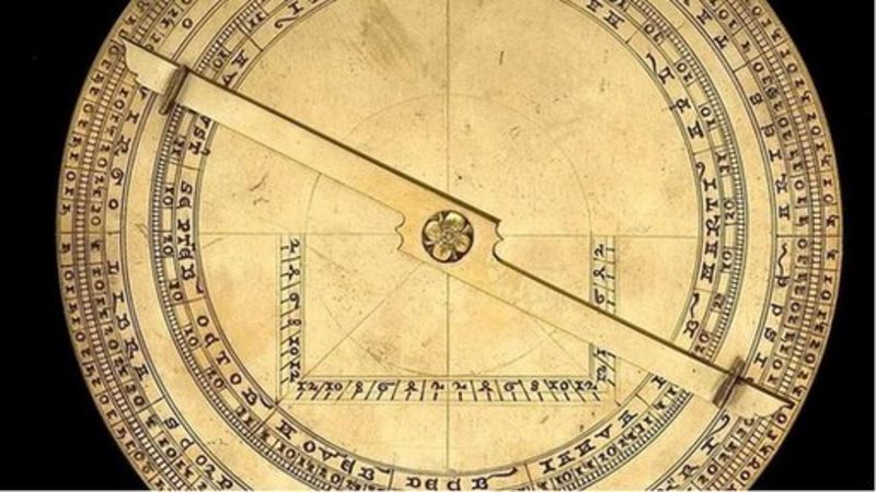 Astrolabe: Shipwreck find 'earliest navigation tool' - BBC News