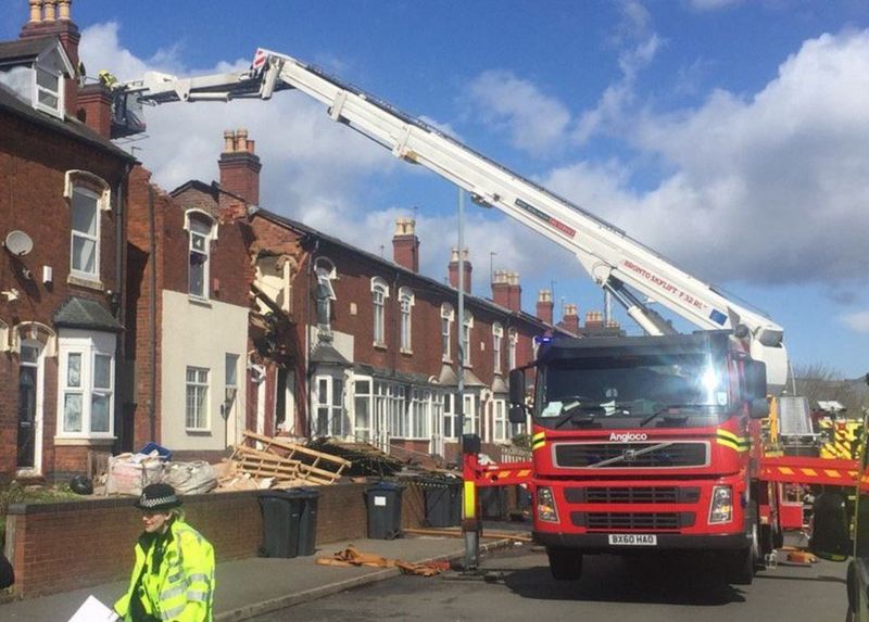 'Gas explosion' blows roof off Birmingham house - BBC News