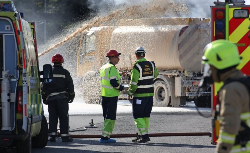 Drax: Explosion response drill takes place at power station - BBC News