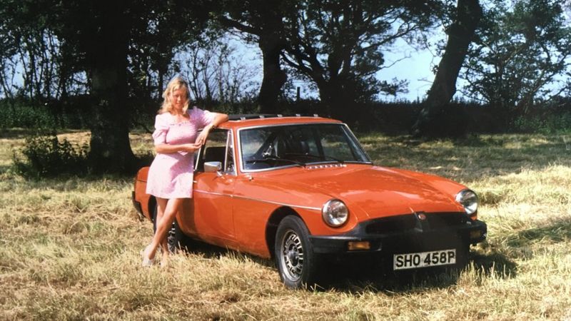 Carole Packman murder: Parole dates given to paper before family - BBC News