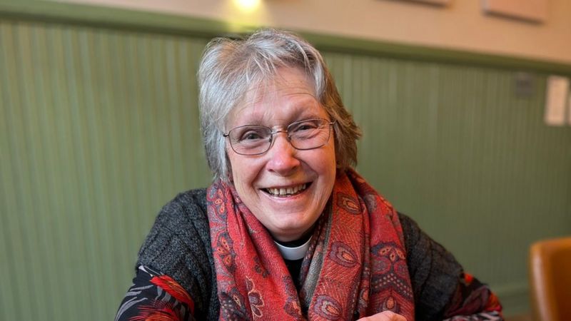 'We won't apologise for being an all-female clergy' - BBC News