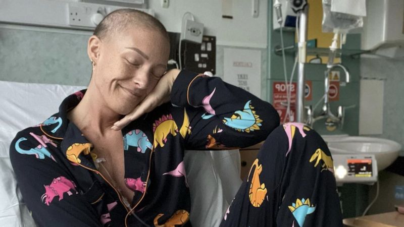 Nicky Newman: Celebrities pay tribute to inspirational cancer ...