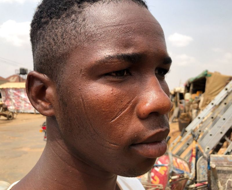 Nigeria's facial scars: The last generation - BBC News