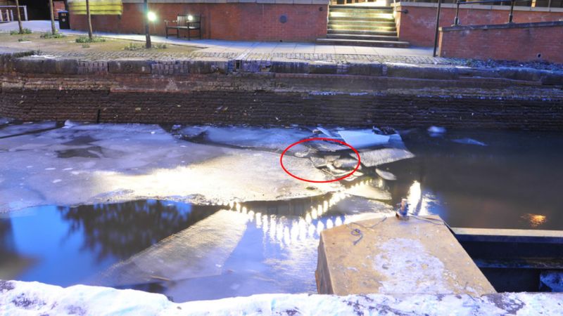 Manchester Pusher: Does a serial killer haunt the city's canals? - BBC News