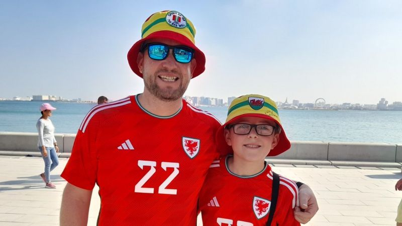 World Cup 2022: Tears and emotion as Wales return - BBC News