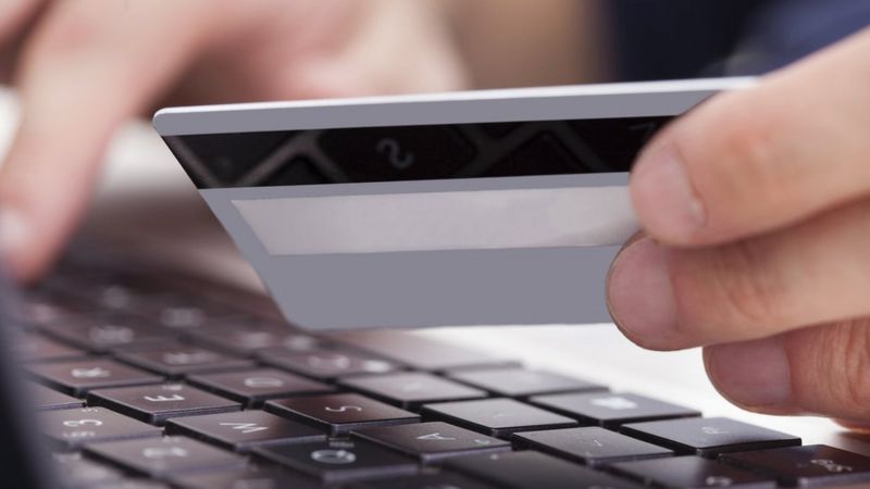 Privacy fears 'deterring' US web users from online shopping - BBC News