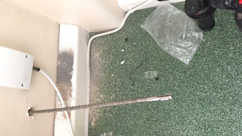 Virgin Media broadband teams 'left holes in walls' - BBC News