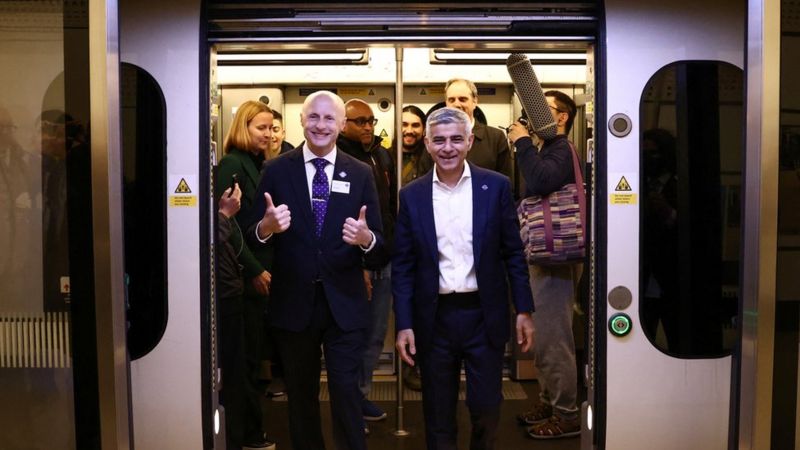 TfL: London transport chief Andy Byford to leave role - BBC News