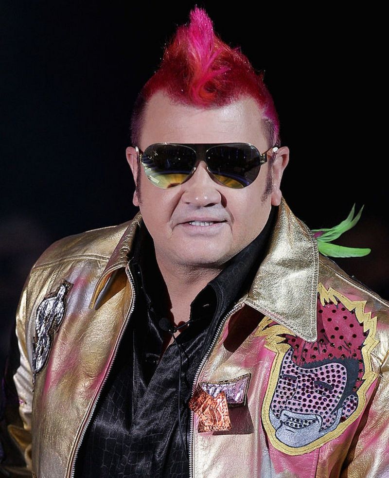 Australia Geelong: How scandal sank paparazzo mayor Darryn Lyons - BBC News