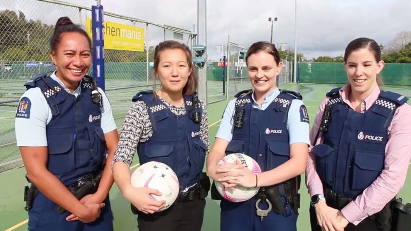 New Zealand police netball team stop fight, win game - BBC News
